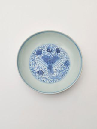 Bonhams : A blue and white 'phoenix' plate Yongzheng six-character mark ...