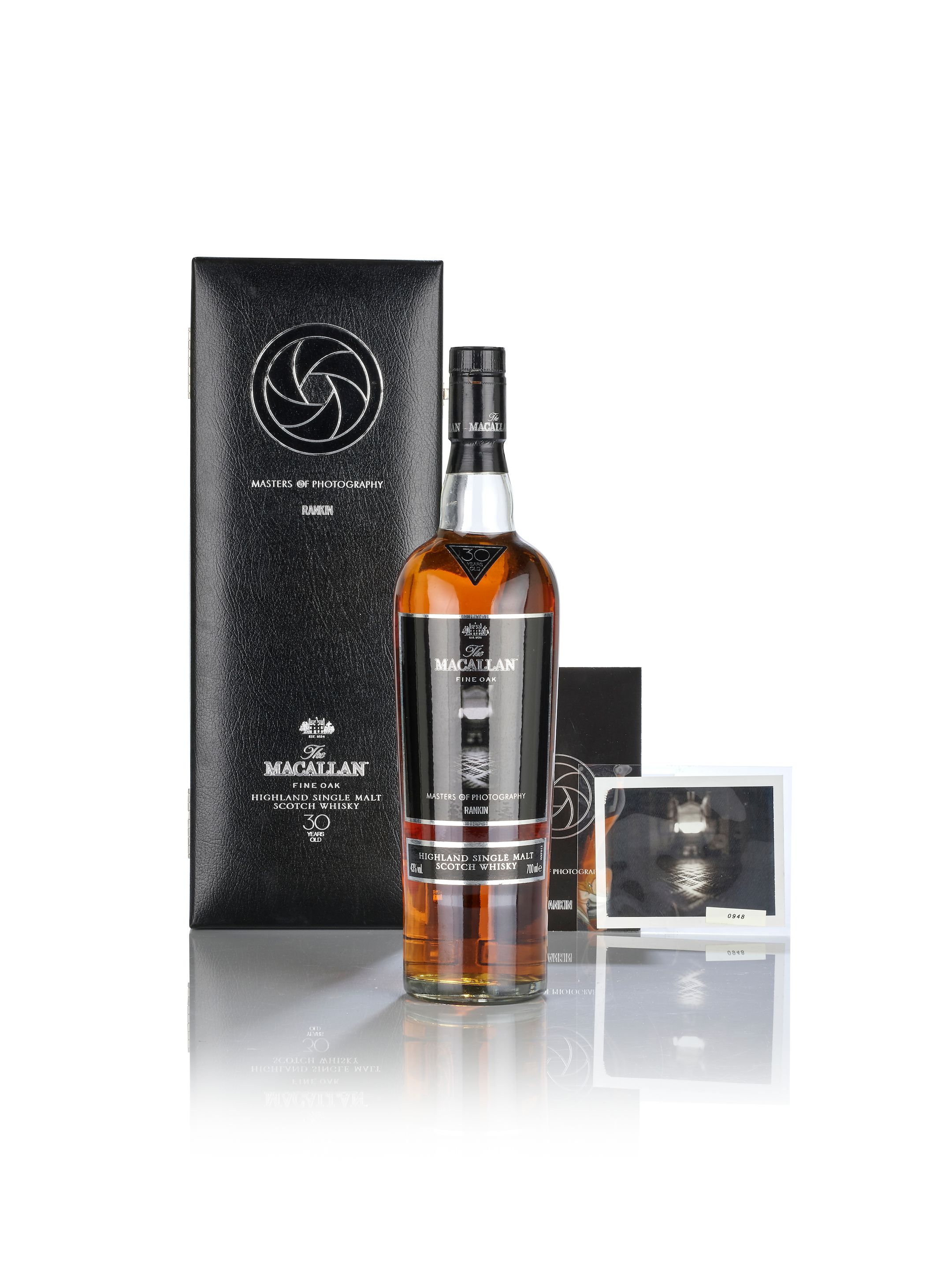 Bonhams : The Macallan-30 year old-Fine Oak-Masters of Photography